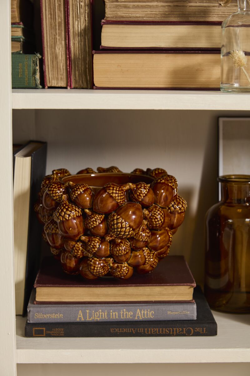 Acorn Vase – Cotton & Crete
